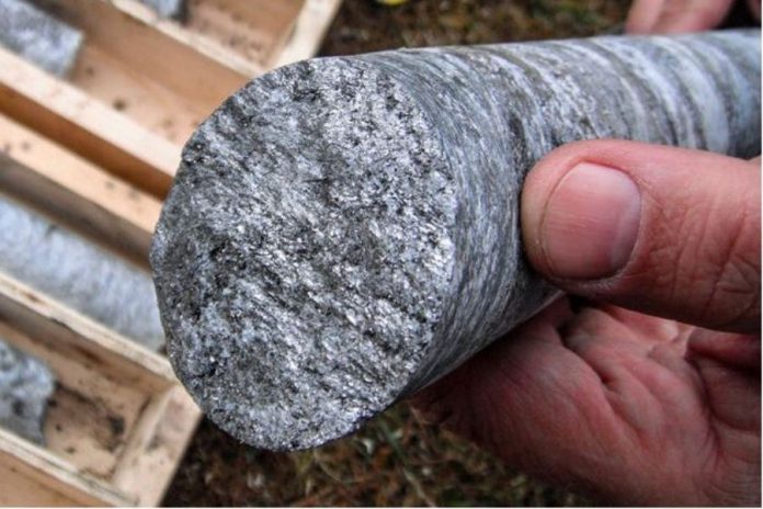 Xe điện đối mặt với rủi ro thiếu than chì tự nhiên - Tạp chí Kinh tế ...