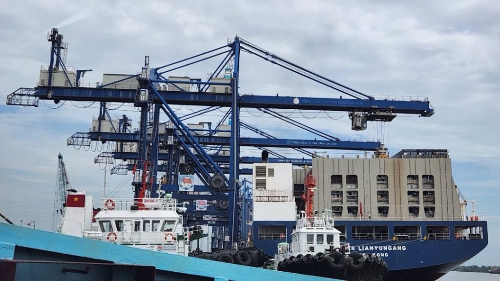 Giá dịch vụ bốc dỡ container cảng biển sẽ tăng từ 15-2-2024 - Tạp chí ...